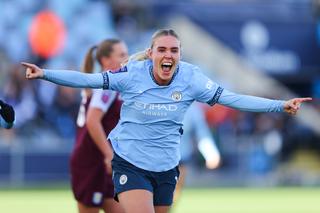 Jill Roord is na 'vreselijke blessure' terug bij Oranje Leeuwinnen ...