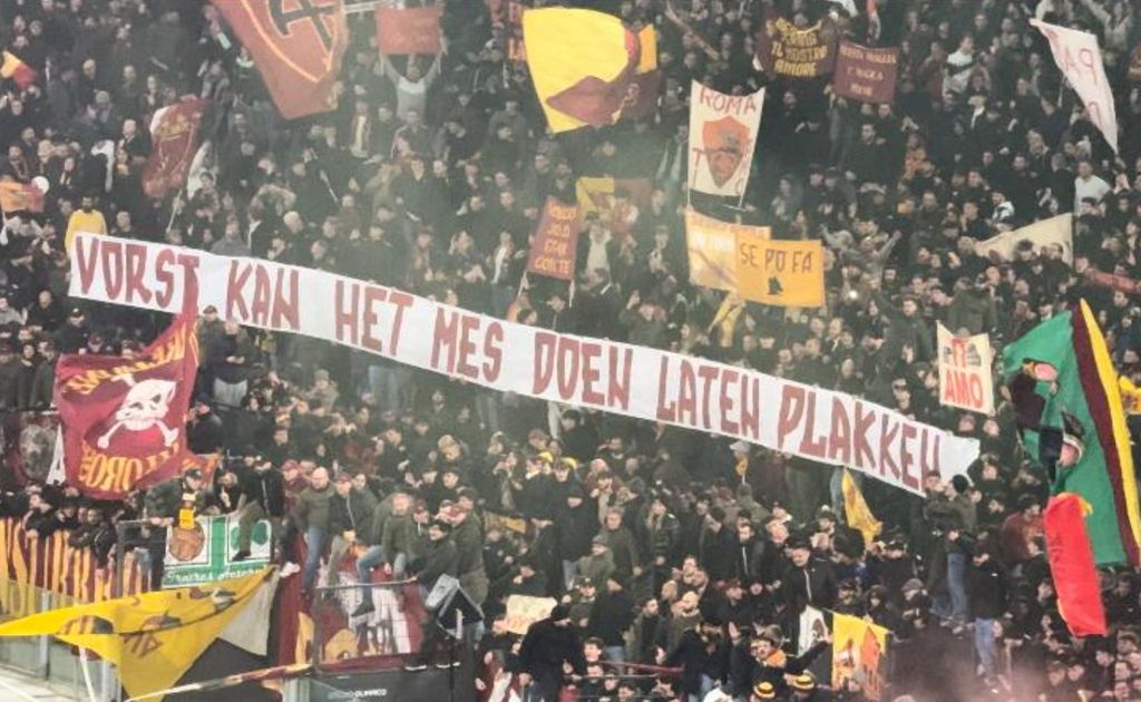 Mysterieus spandoek AS Roma verwart Feyenoord-fans (maar hier gaat het ...