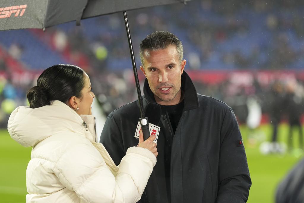 Robin van Persie verzuimt zoon te laten debuteren: 'Hij is gewoon een ...