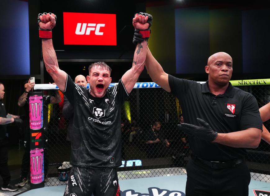 Vechter Jarno Errens na eerste overwinning bij UFC: 'Als je verliest ...