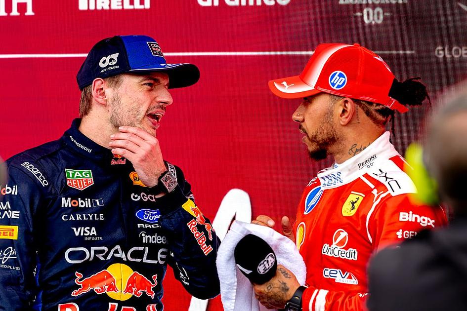 Max Verstappen blikt terug op 'gevecht' met Lewis Hamilton tijdens GP ...