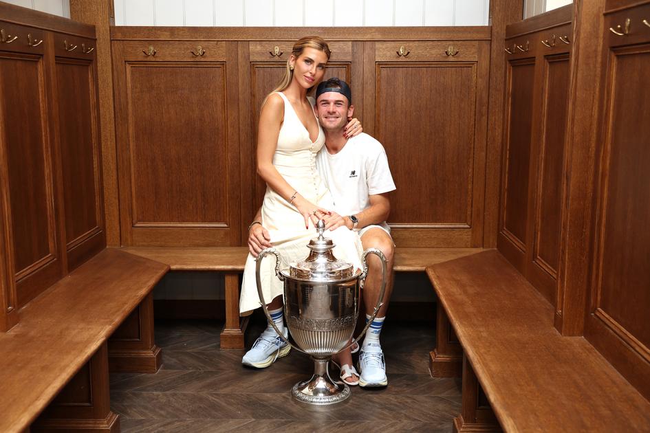 Vriendin tennisser Tommy Paul steelt spotlight en gaat viraal ...