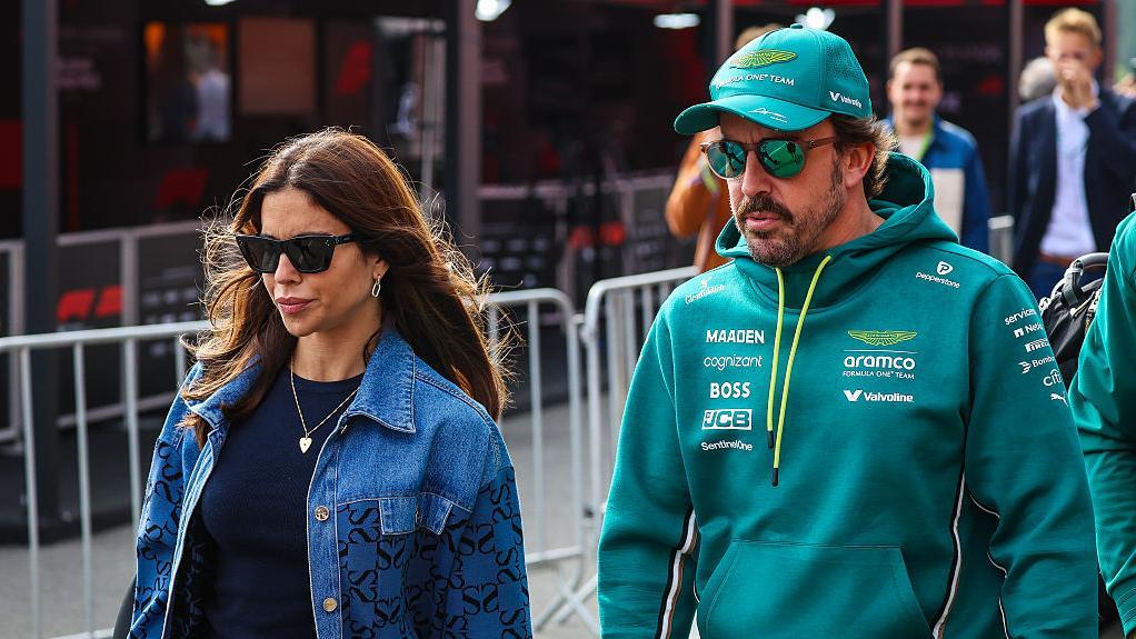 Racelegende Fernando Alonso (44) mist eerste dag in Japan na prachtig ...