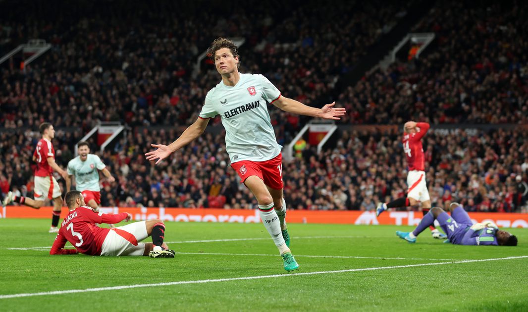 FC Twente viert verrassend punt tegen Manchester United als een zege ...