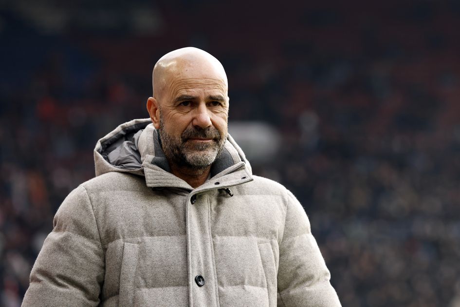 PSV-trainer Peter Bosz doet opmerkelijk verhaal over Sven Mislintat uit ...