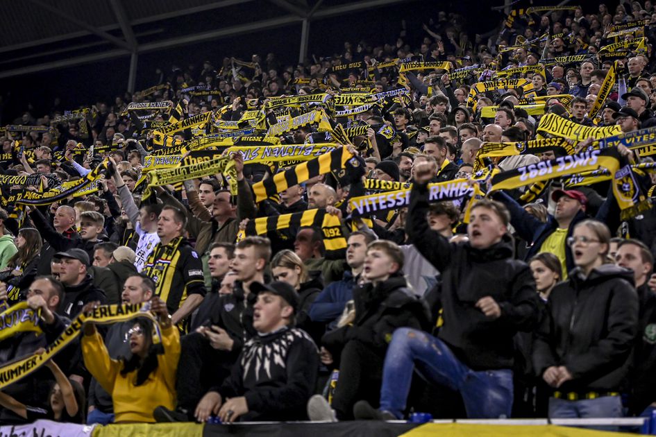 Vitesse-fans lijken zich neer te leggen bij hun lot: 'Om je club zo ...