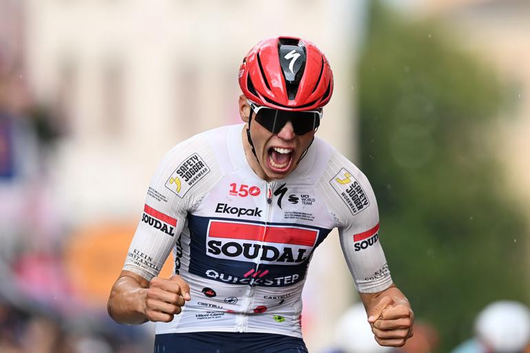 Paul Magnier bevestigt dominantie in Giro d'Italia met hattrick ...