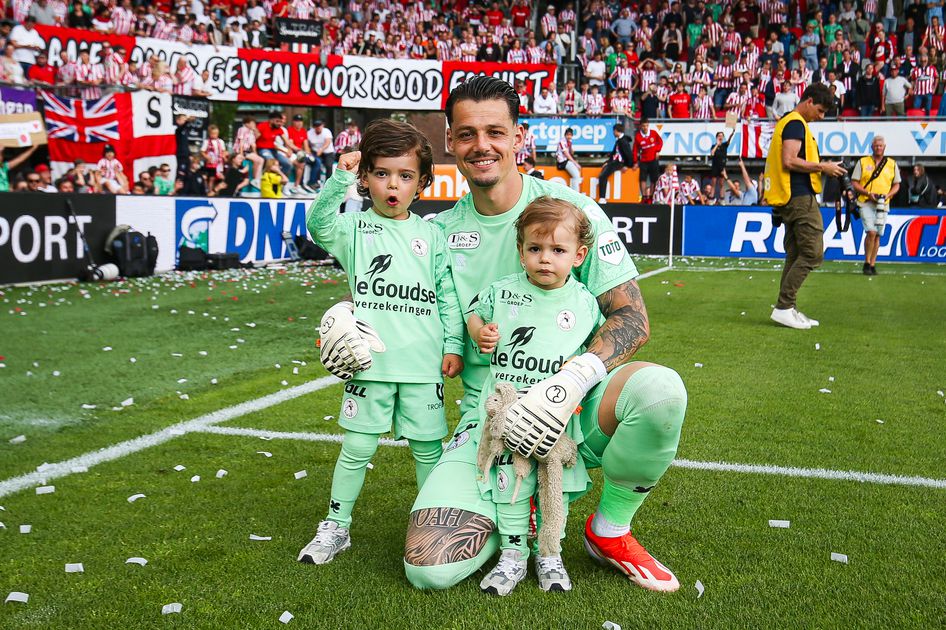 Nick Olij geniet al jaren van bijzondere en 'ongewone' vakanties ...