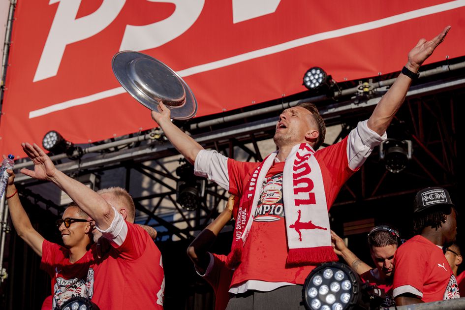 Aanvoerder Luuk de Jong geeft signaal af aan PSV | Sportnieuws.nl