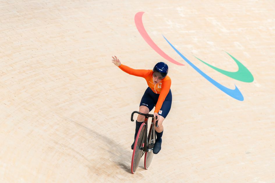 TeamNL schrijft historie: baanrenster Caroline Groot pakt eerste goud ...
