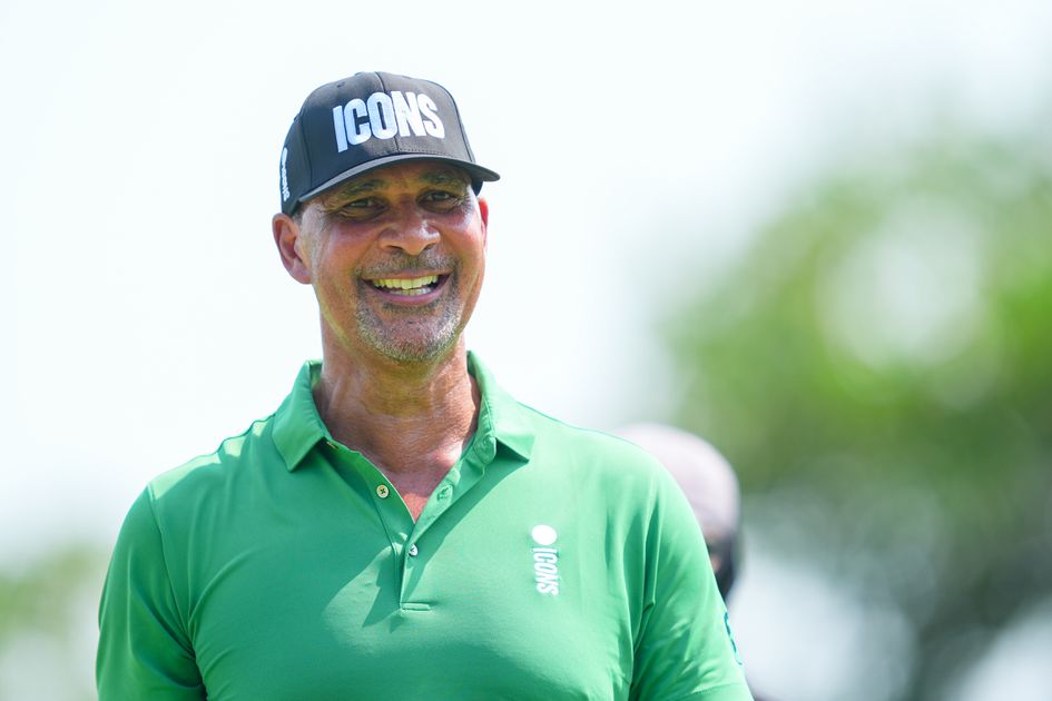 Ruud Gullit raadt PSV-spelers aan met elkaar op de vuist te gaan: 'Als ...