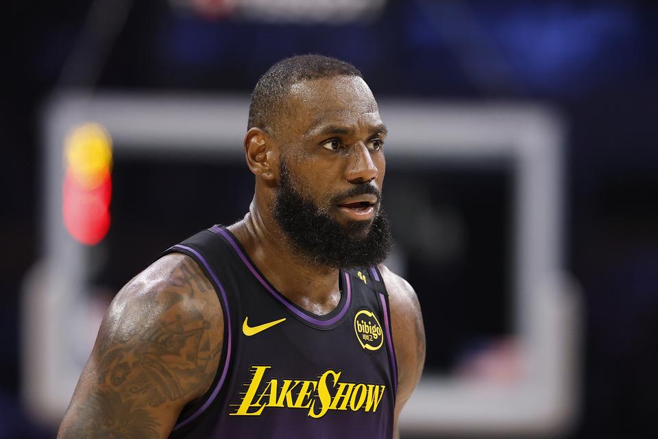 LeBron James (40) duidelijk over einde van basketbalcarrière: 'Zo dom ...