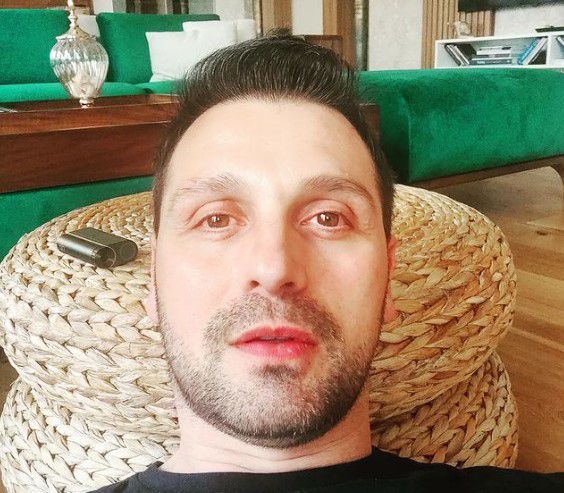 Сано показа луксозната каравана където отпразнува годишнина с